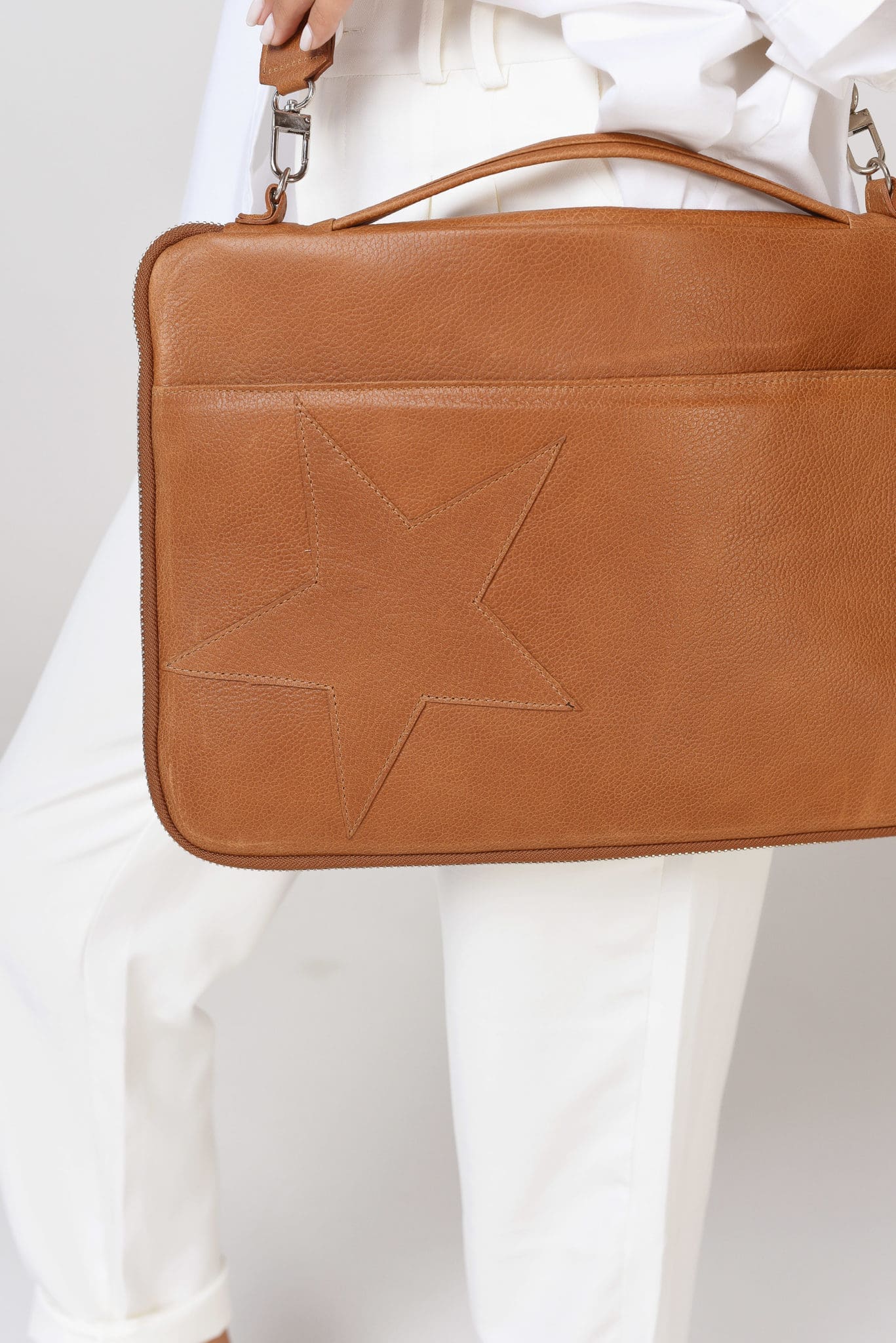 Porta Notebook Star con bolsillo al frente separado